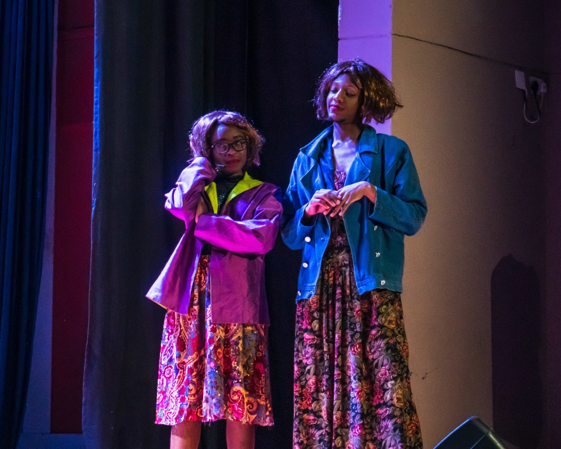 Creatives Garage présente "BLOOMS IN THE DARK: A SHOW WITH THE ...